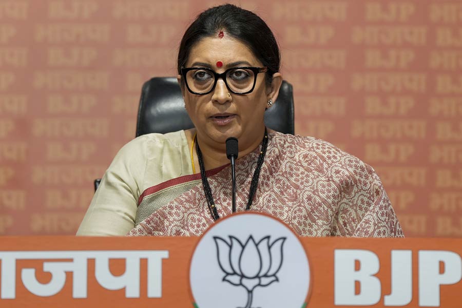 Congress concedes Amethi defeat even before polls says Smriti Irani