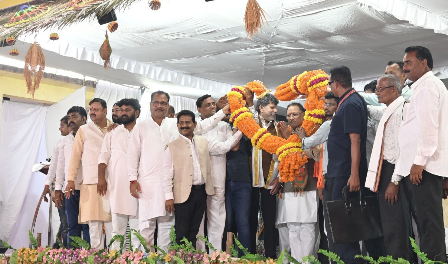 Chief Minister Sai attends Madiapar Pola Mahotsav organized in Durg ...